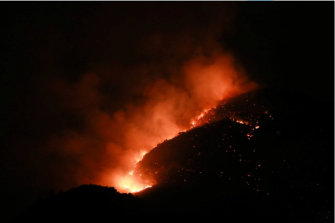 Étudier un exemple de volcan - 4e - Exercice sur documents SVT - Kartable